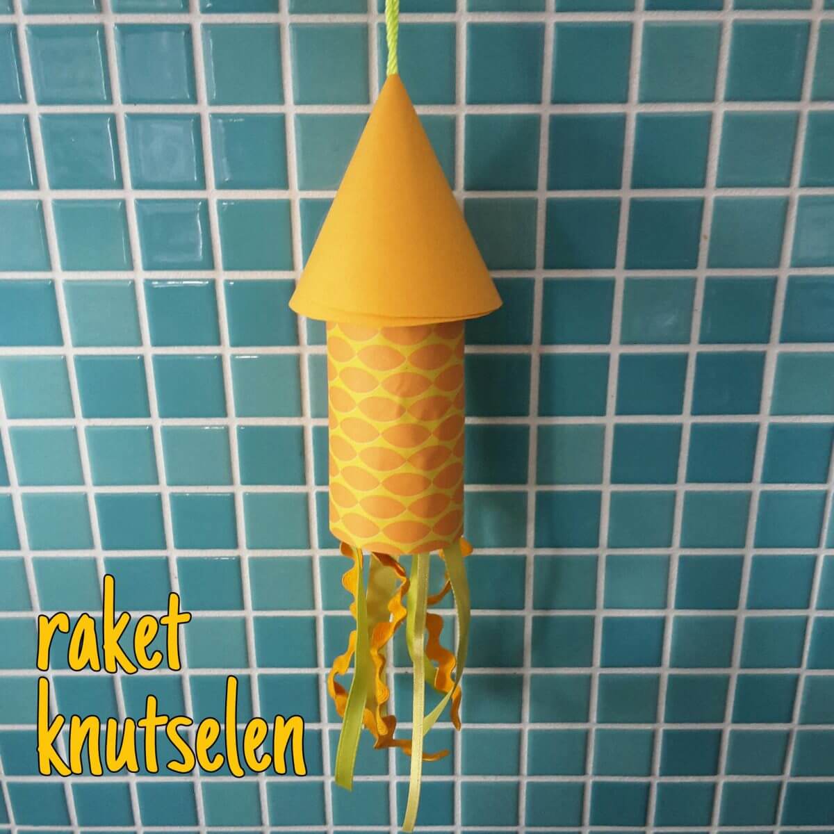 Raket knutselen van een wc rol - Leuk met kids