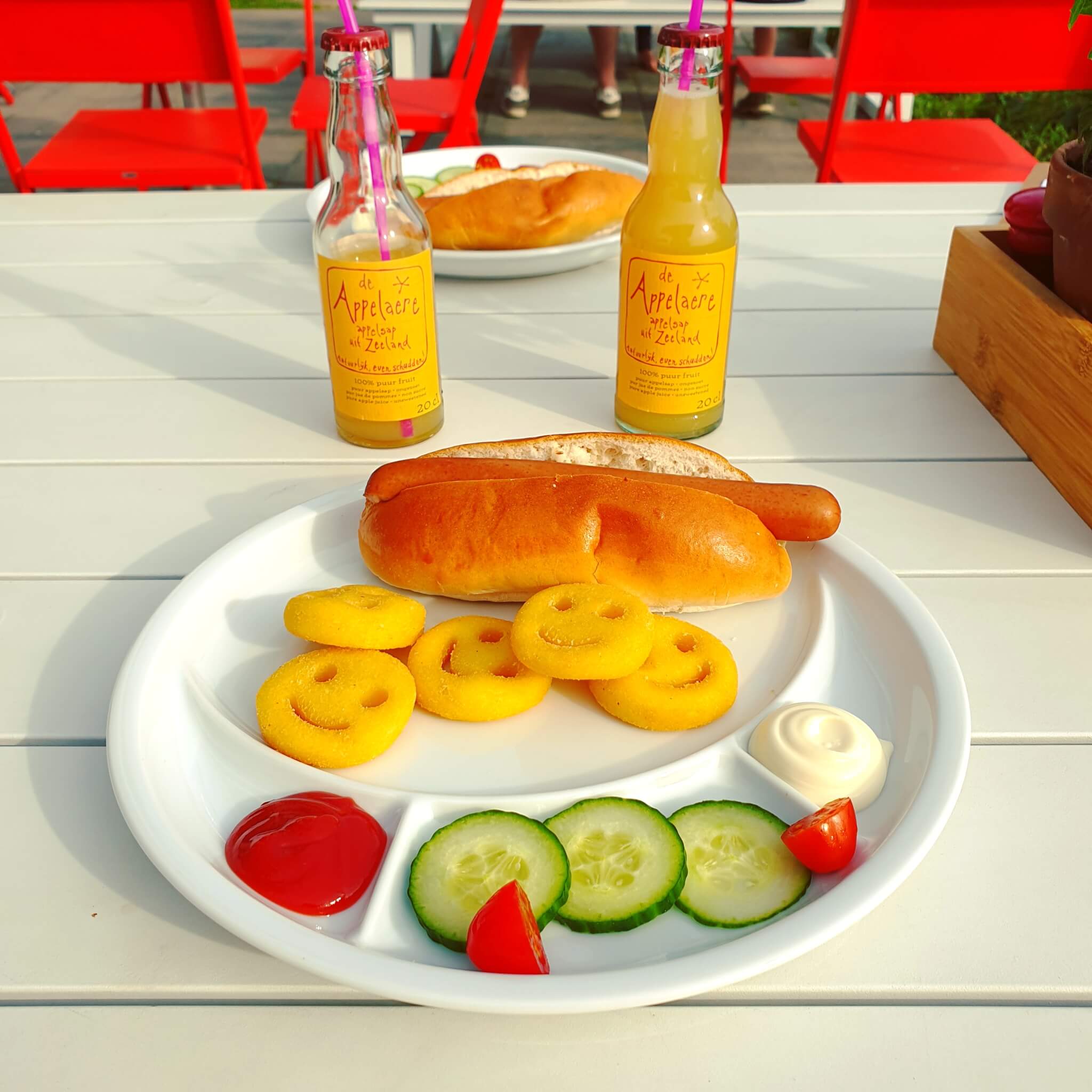 Uit eten met kinderen: kindvriendelijk restaurant MOJA in Amsterdam ...