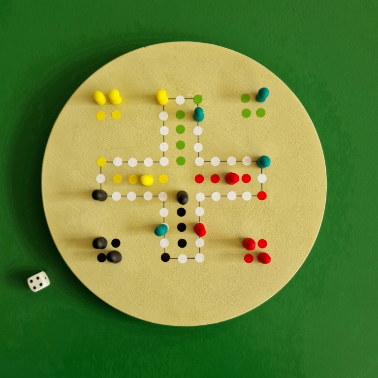 Spel zelf maken: mens erger je niet knutselen Leuk met kids