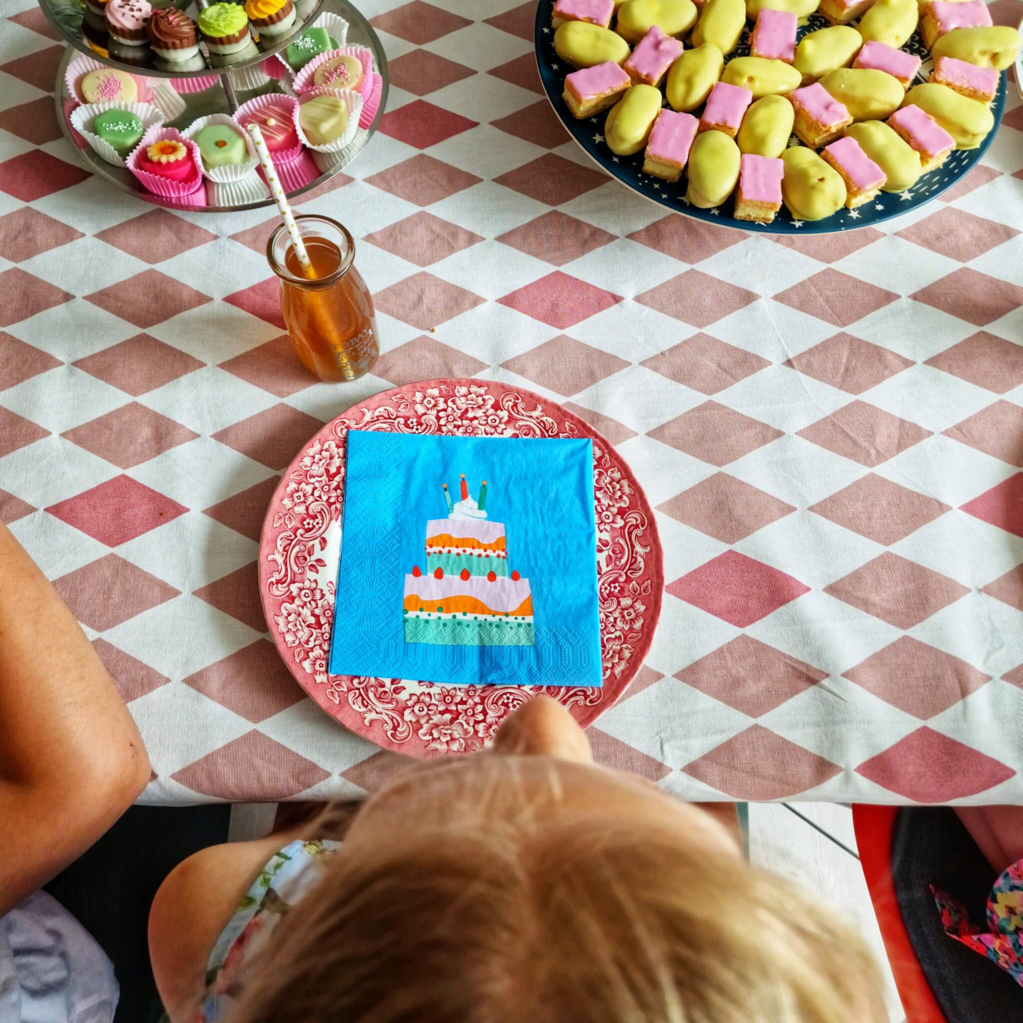 High tea kinderfeestje: leuke tips en ideeën - Leuk met kids Leuk met kids