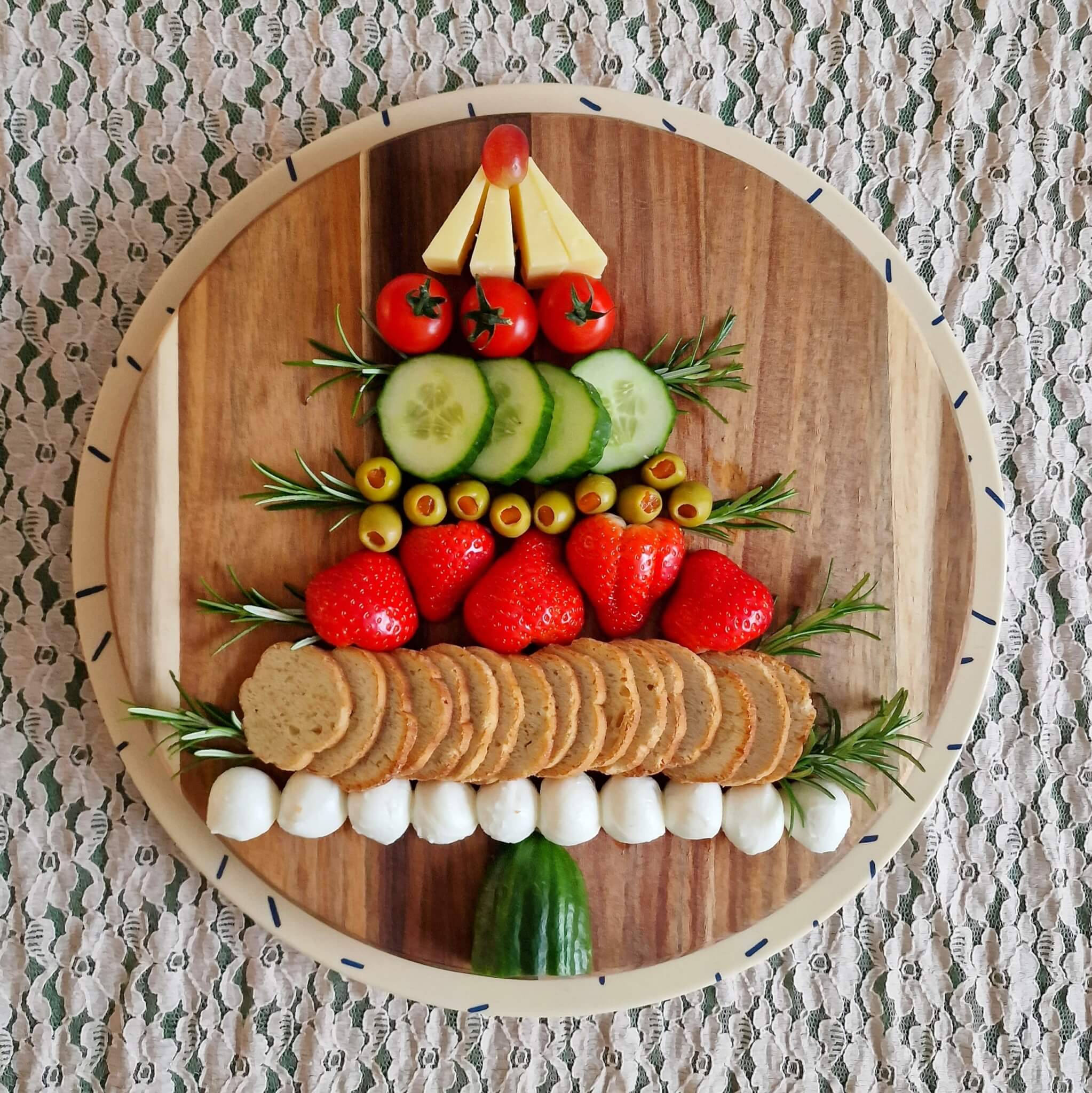 Borrelplank voor kerst voor een kerstborrel met kinderen Leuk met kids