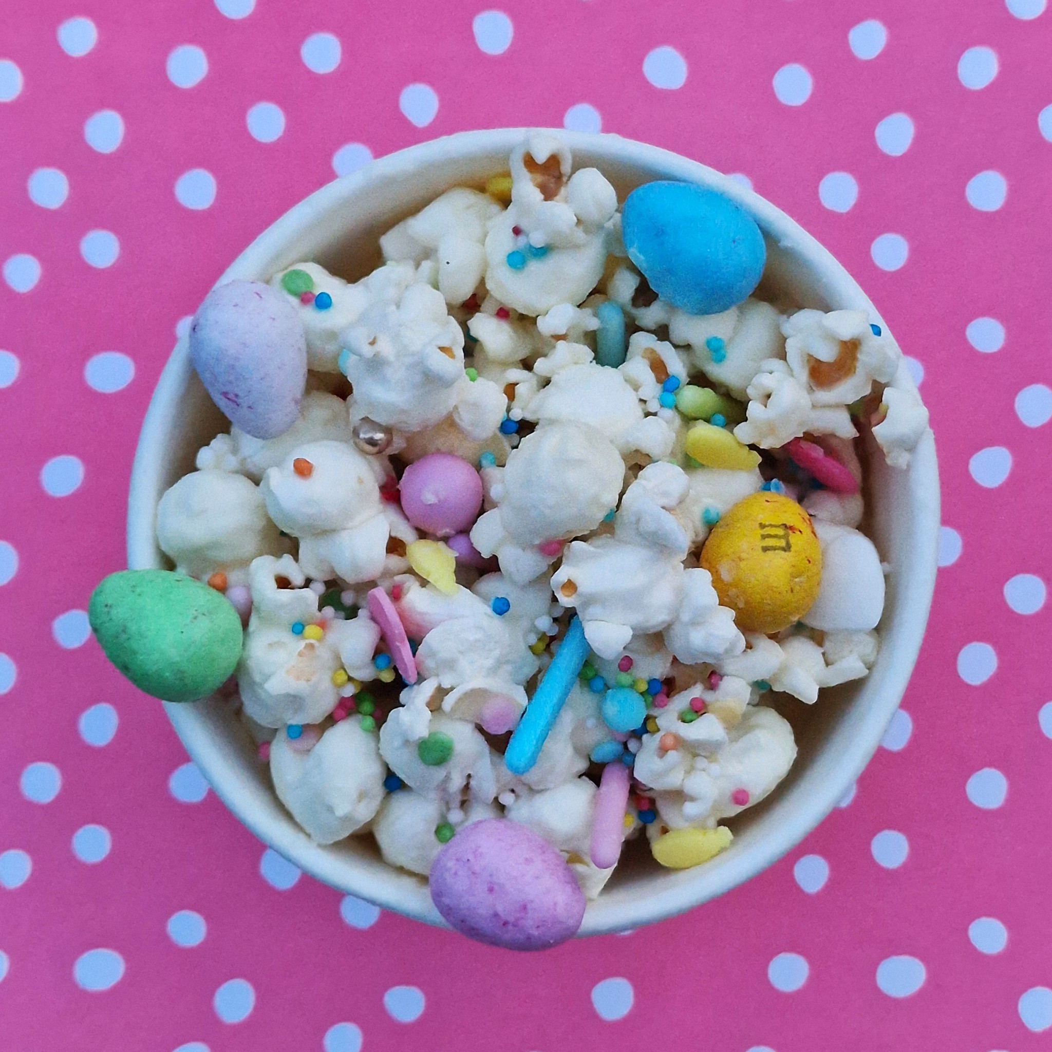 Hysterisch popcorn recept: kleurrijk en zo lekker - Leuk met kids Leuk ...