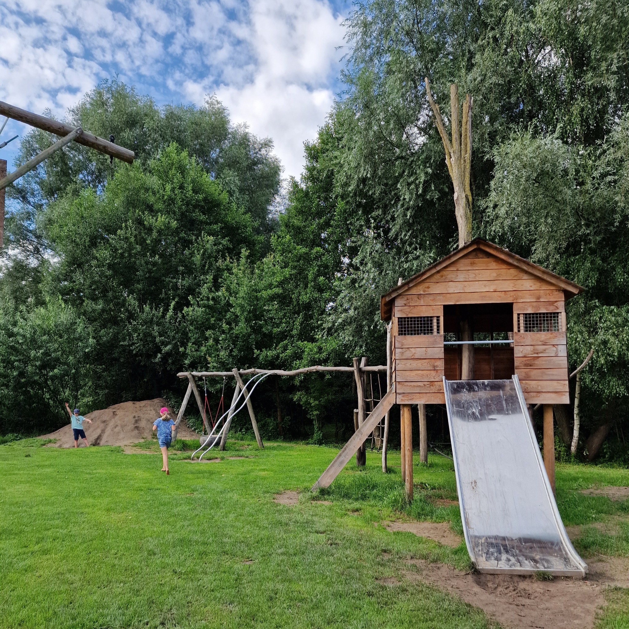 Buitenpost in Twello: blotevoetenpad, speeltuin, horeca, camping - Leuk met kids Leuk met kids