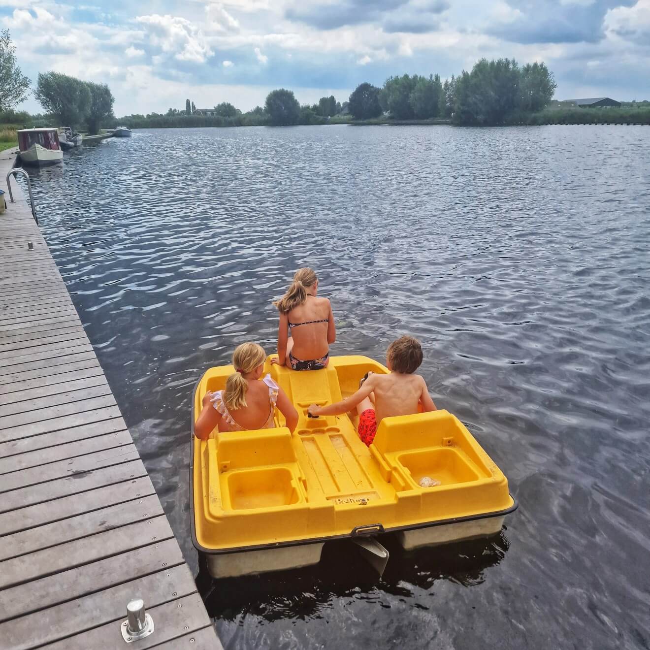 Op 't Eiland: kindvriendelijk restaurant aan water met zwemsteiger ...