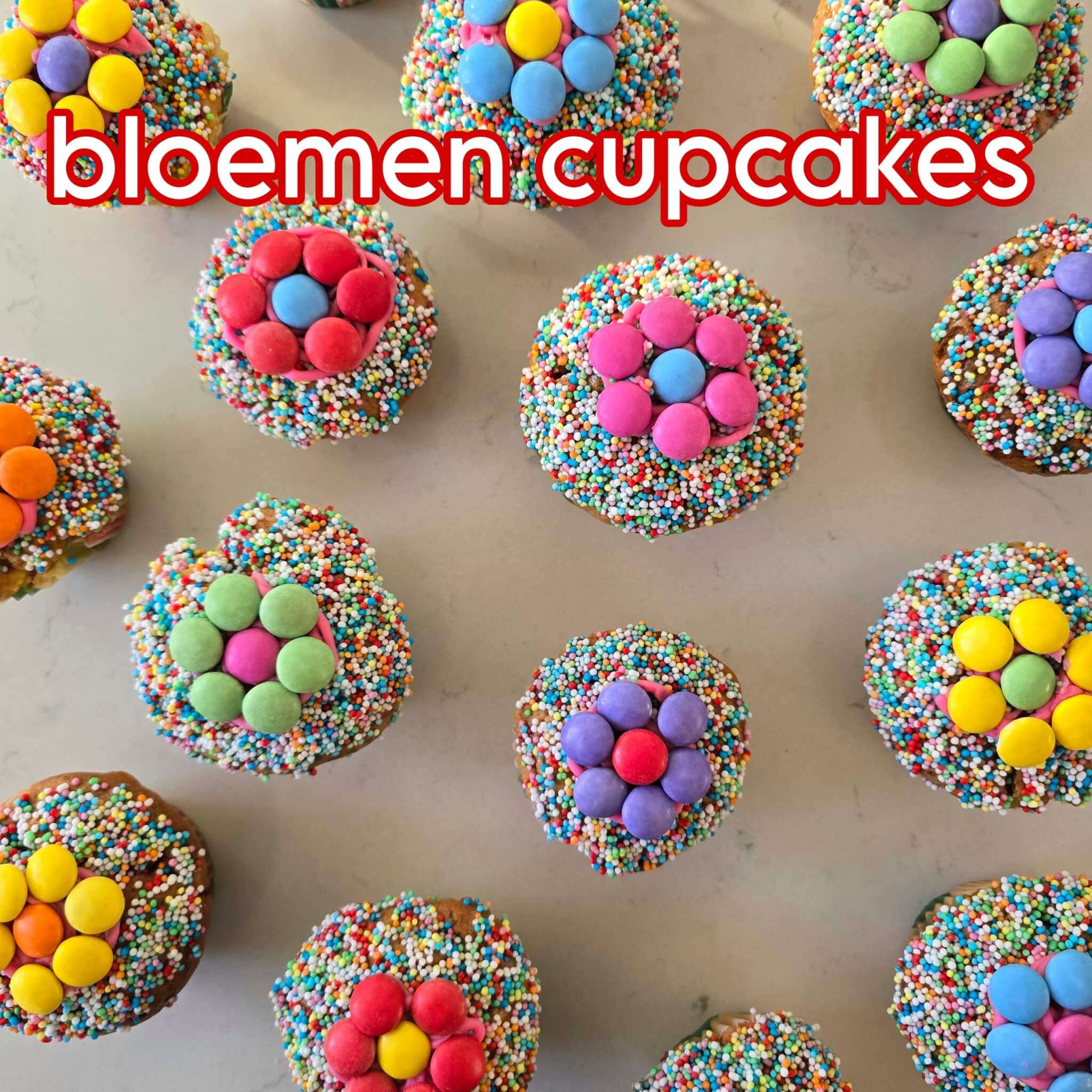 Bloemen cupcakes: recept met discodip en Smarties - Leuk met kids Leuk ...